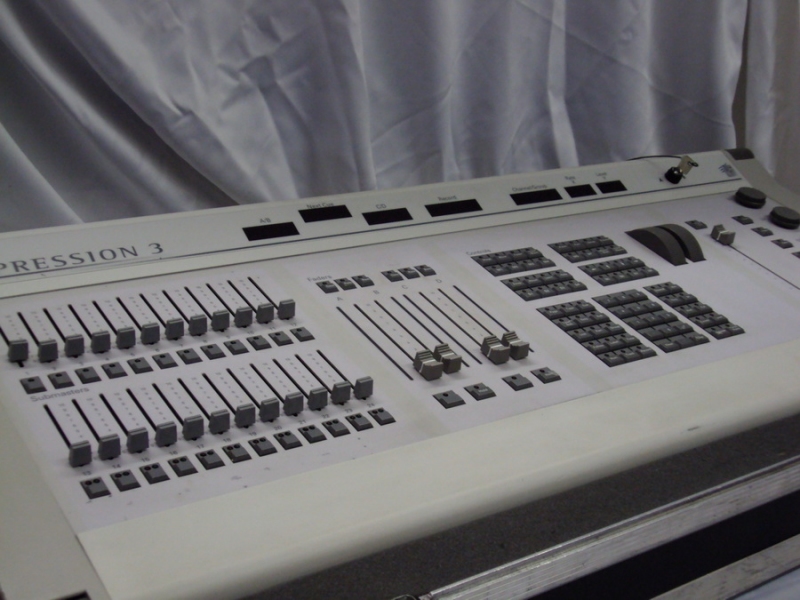 Used Expression 3 800 by Electronic Theatre Controls - Item# 14625