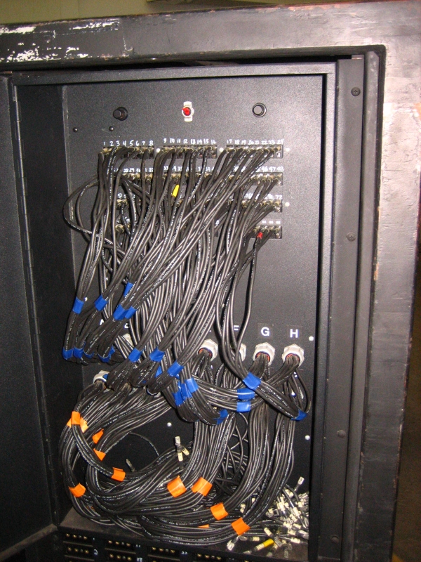 Used ETC-LMI 96 x 2.4k L86 touring rack by Electronic Theatre Controls ...