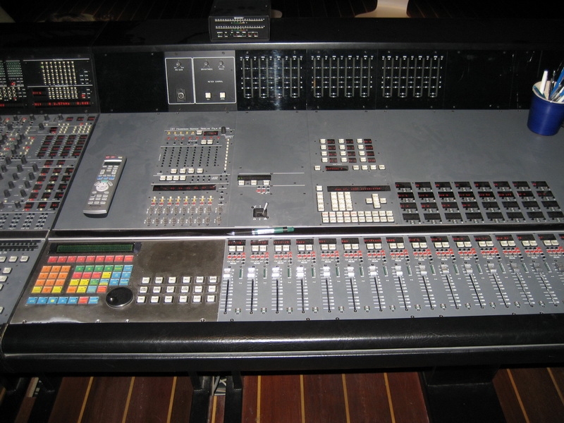 Used Series 12 by Harrison Consoles - Item# 26579