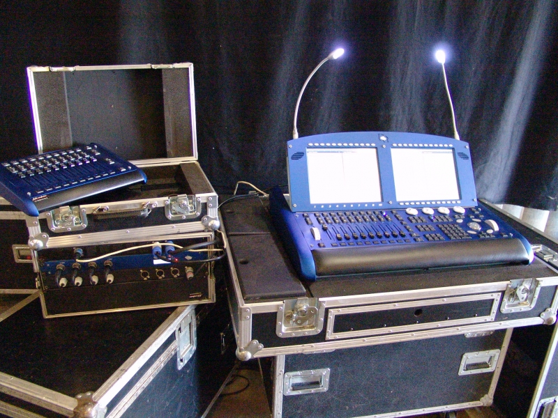 Used Wholehog III + Wholehog III Playback Wing + dp 2000 by High End ...